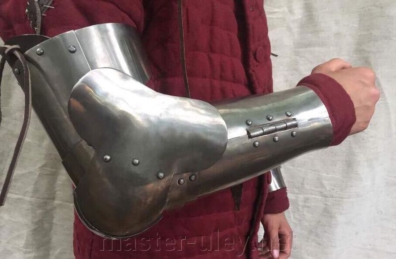 Arms with closed biceps – Master Uley