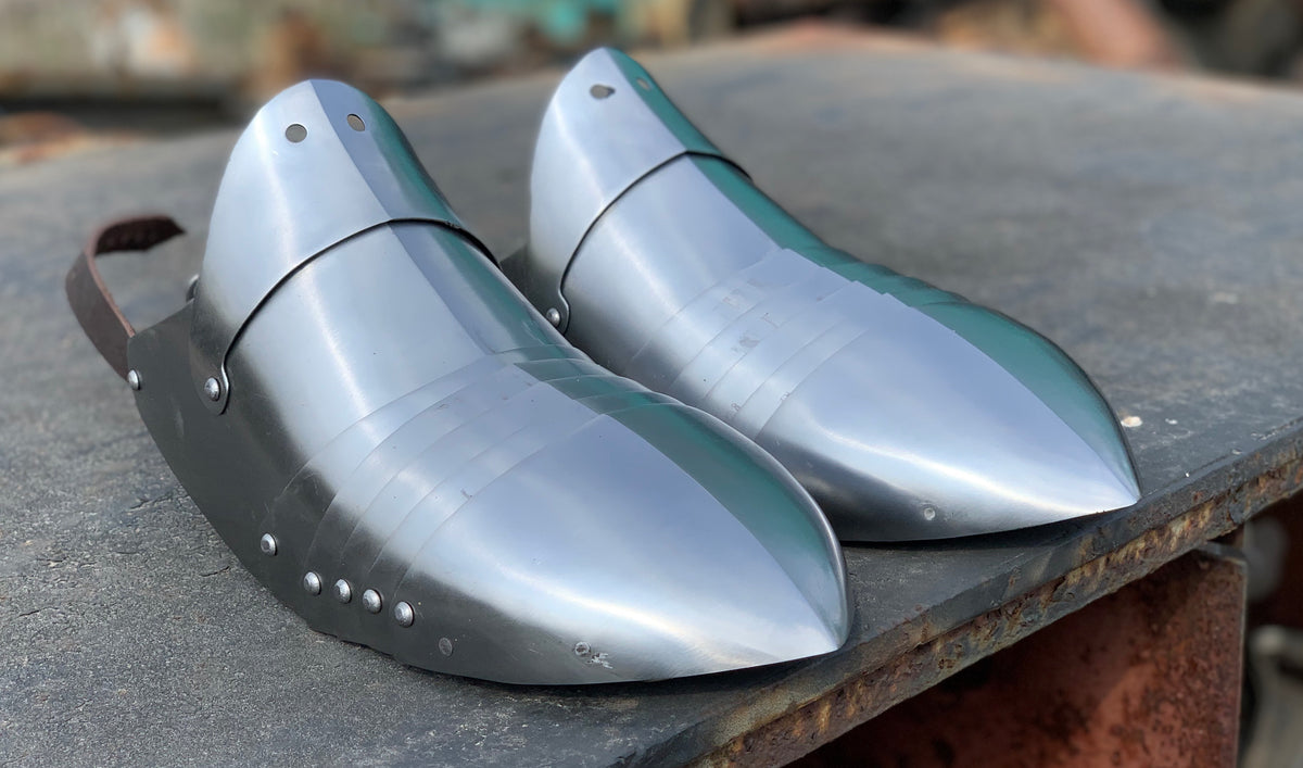 Simple Knight sabatons – Master Uley