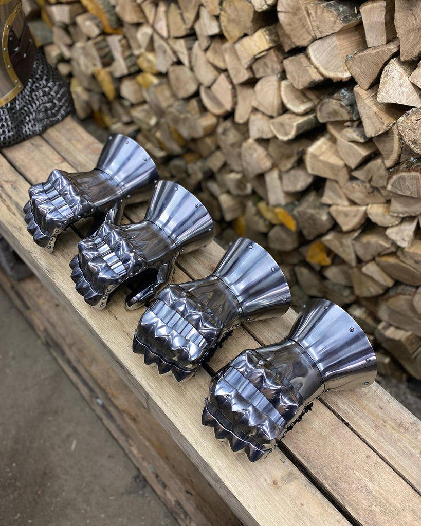 Gauntlets “Taurus” with mobility wrist – Master Uley