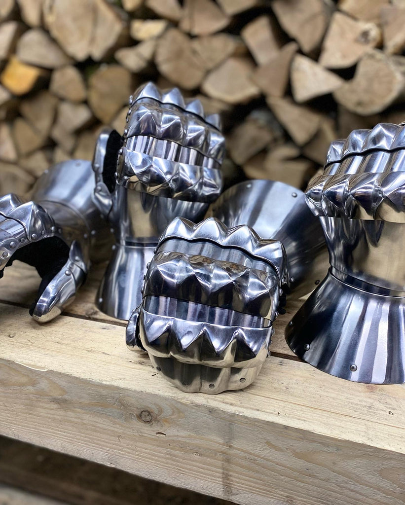 Gauntlets “Taurus” with mobility wrist – Master Uley