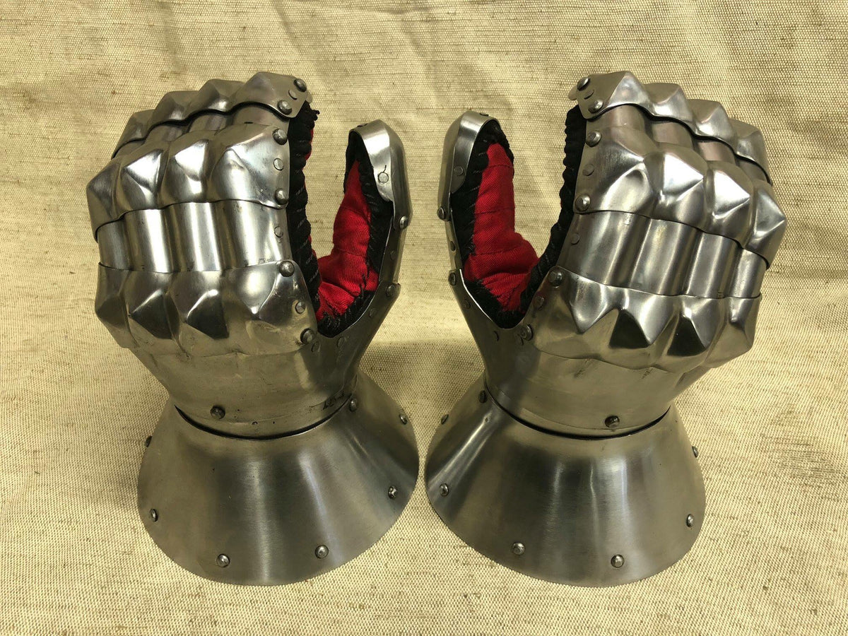 Gauntlets “Taurus” with mobility wrist – Master Uley