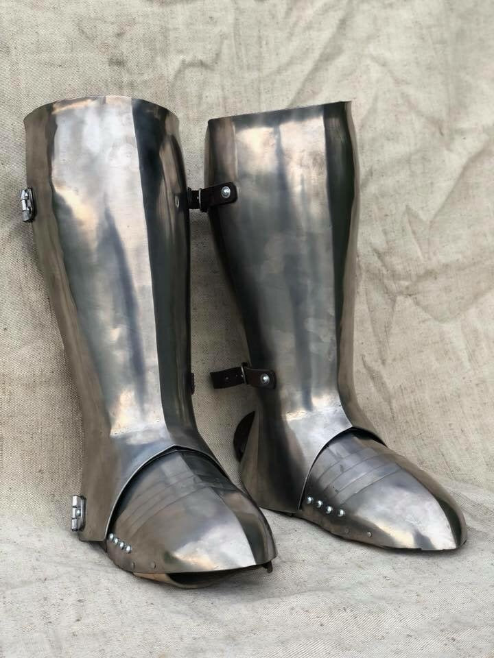 Knight greaves with sabatons – Master Uley