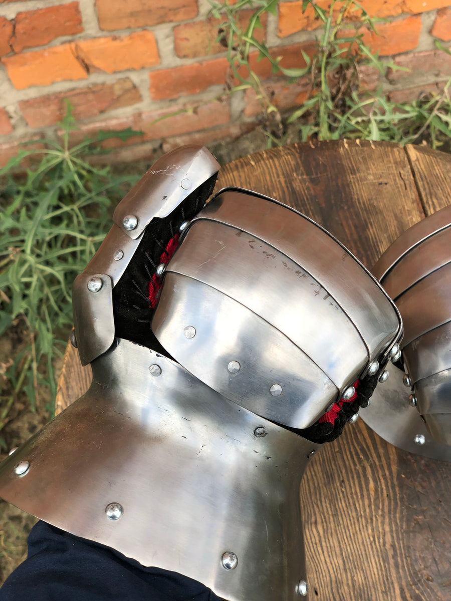 Nurnberg gauntlets (tempered steel) – Master Uley