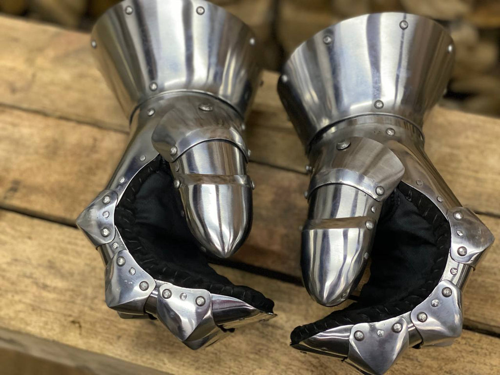 Gauntlets “Taurus” with mobility wrist – Master Uley
