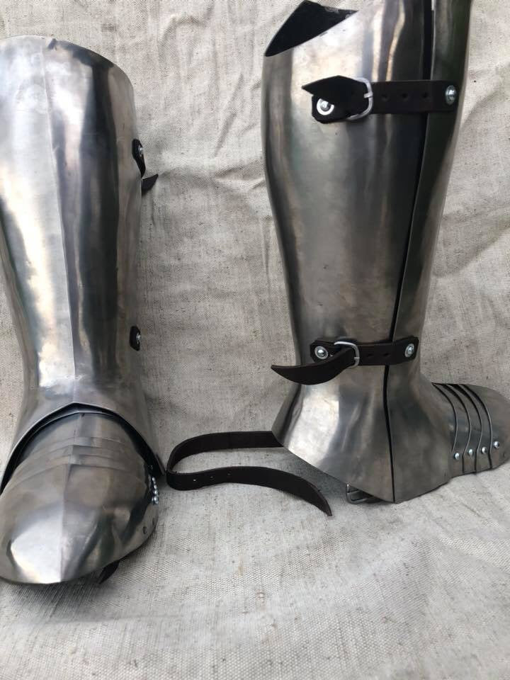 Knight greaves with sabatons – Master Uley