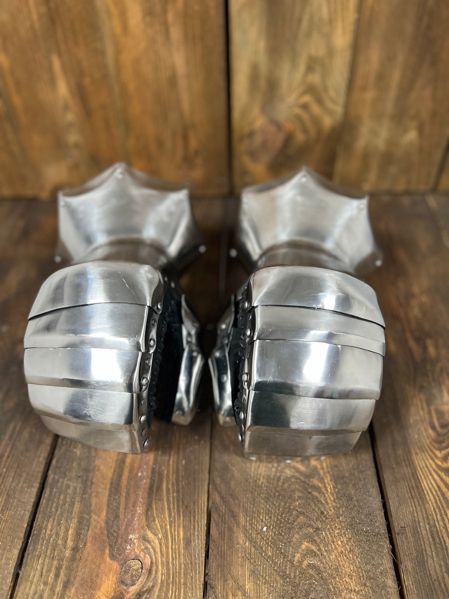 Nurnberg Gauntlets. Type 2 – Master Uley