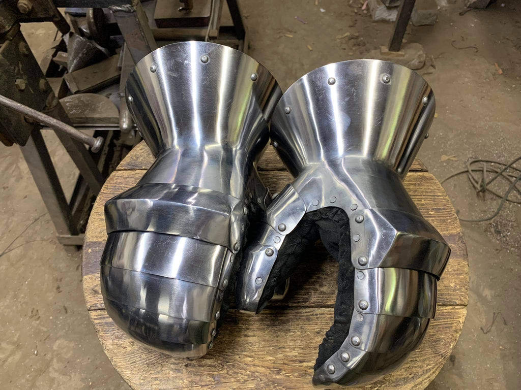 Nurnberg gauntlets (tempered steel) – Master Uley