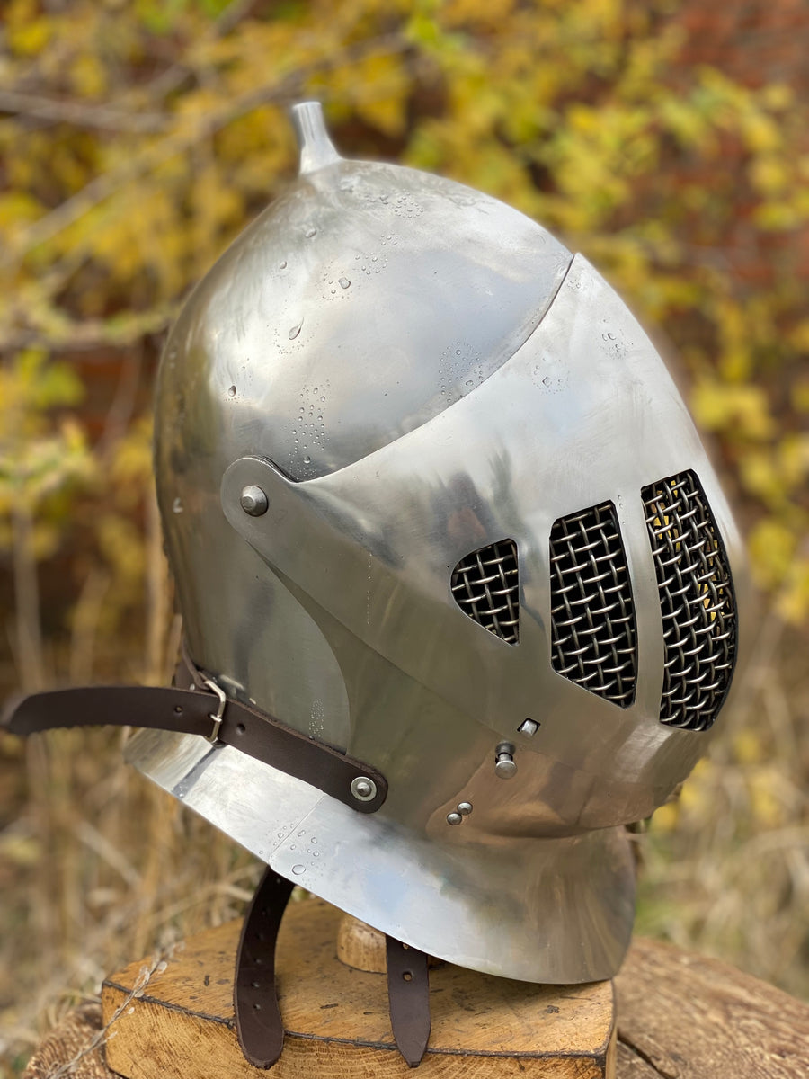 Heavy armet with chain faceplate mask – Master Uley