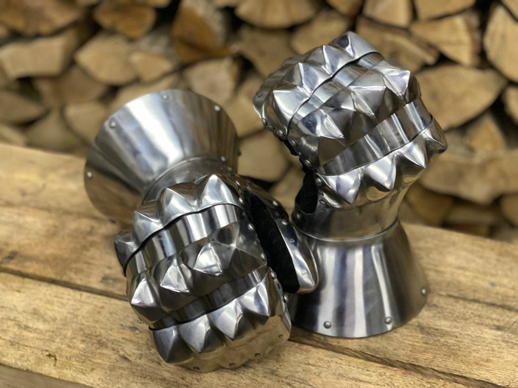 Gauntlets “Taurus” with mobility wrist – Master Uley