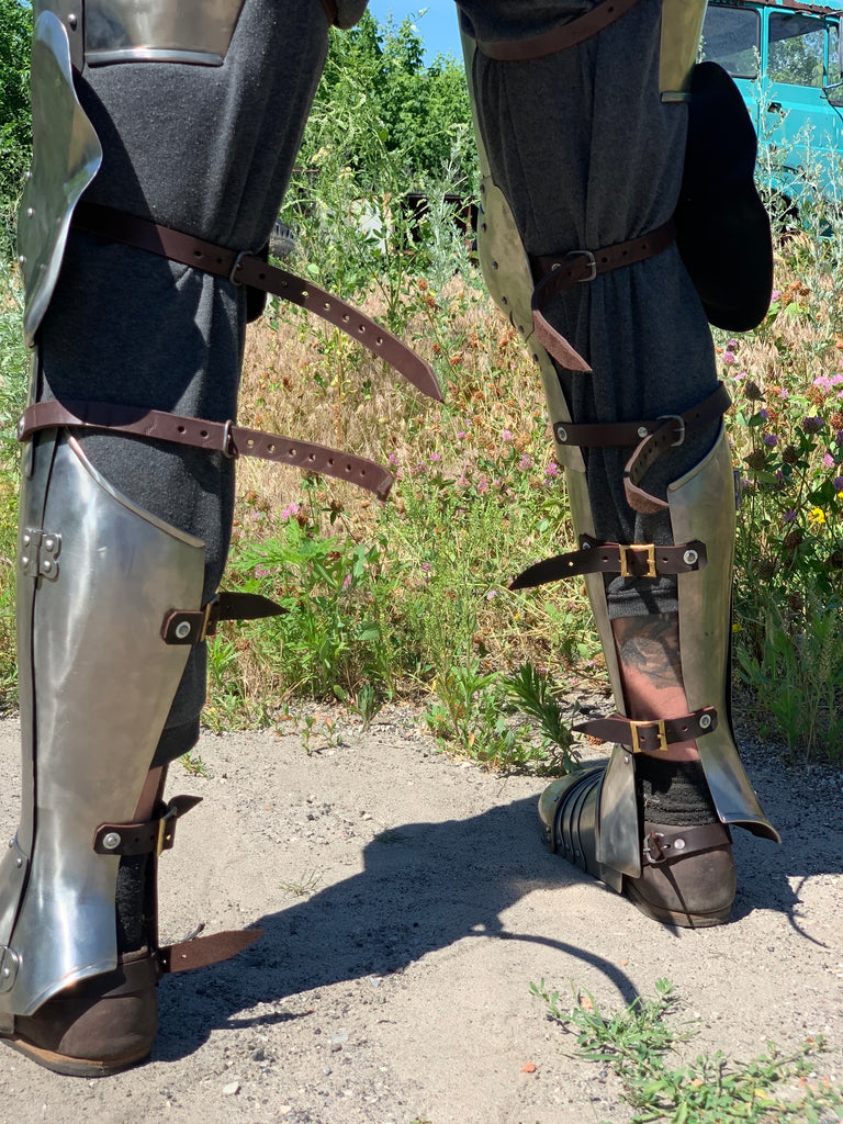 Plate greaves 3/4 with sabatons – Master Uley