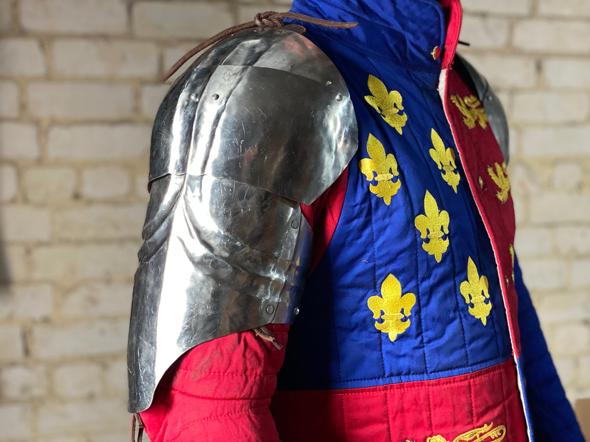 Titanium shoulders (gothic style) – Master Uley