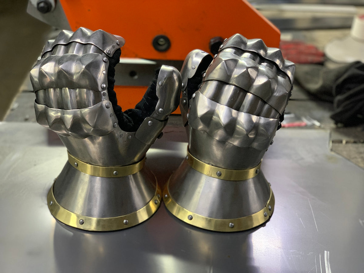 Titanium gauntlets "Taurus" with golden decoration – Master Uley