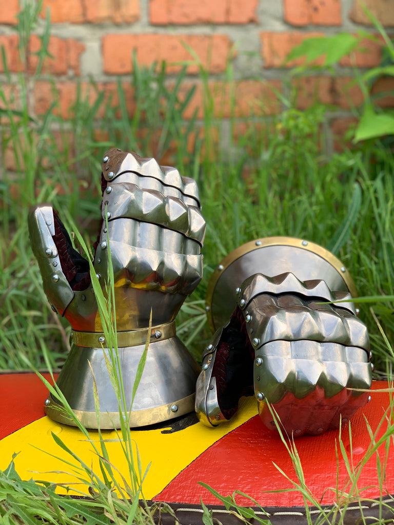 Titanium gauntlets "Taurus" with golden decoration – Master Uley
