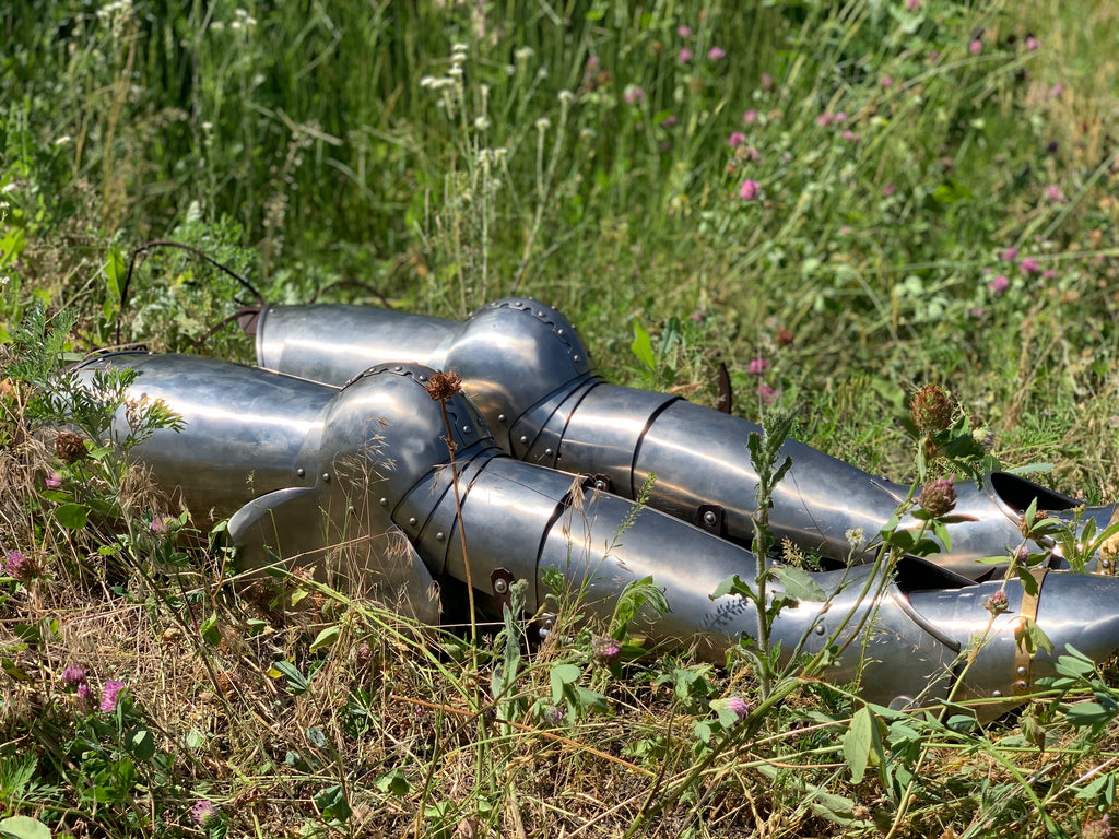 Titanium plate legs with 3/4 greaves – Master Uley