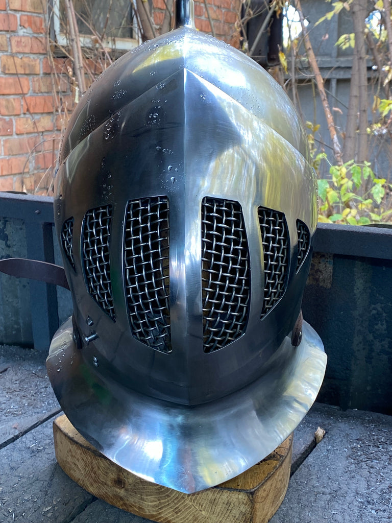 Heavy armet with chain faceplate mask – Master Uley