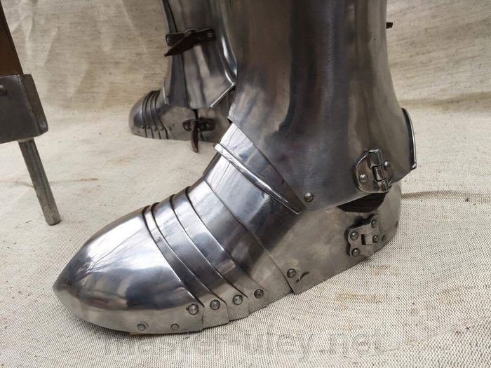 "English knight" greaves set – Master Uley